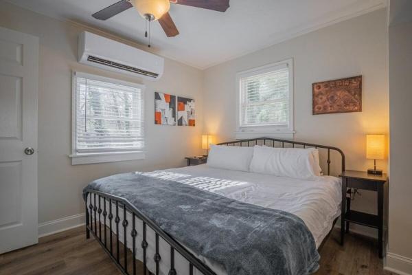 Cara's Cottage - Athens, GA