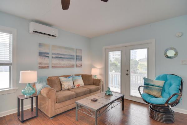 Condo With Community Pool - Walk To Madeira Beach! - Madeira Beach, FL