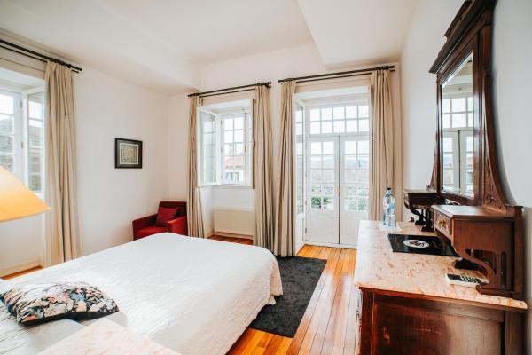 Quarto Duplo Com Jardim E Piscina - Guimarães