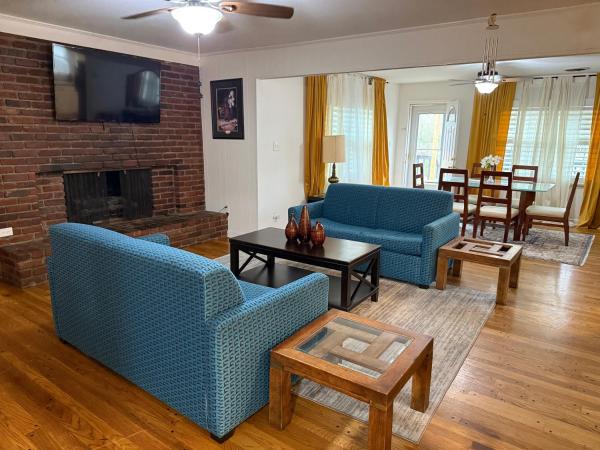 Newly Remodeled 6br In East Memphis Neighborhood - Germantown