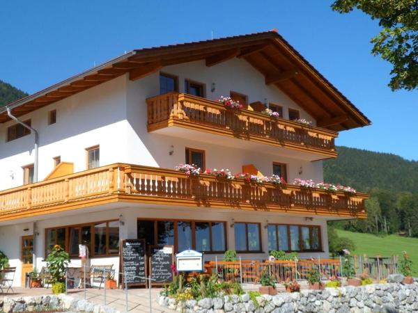 With Mountain View Comfortable Holiday Residence - Brannenburg