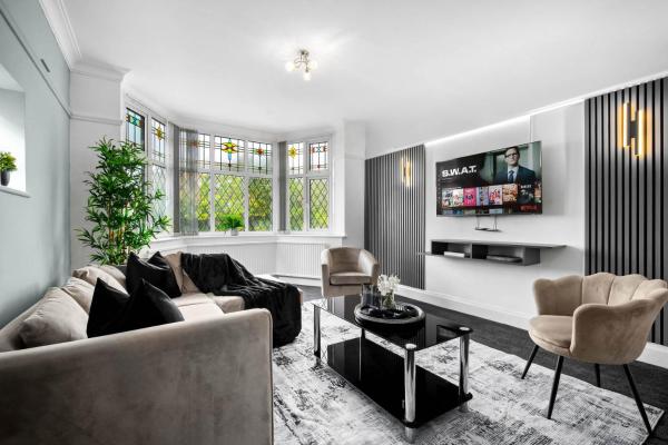 Spacious 5 Bed House - 11 Guests - Free Netflix - Parking 316c - Sutton Coldfield