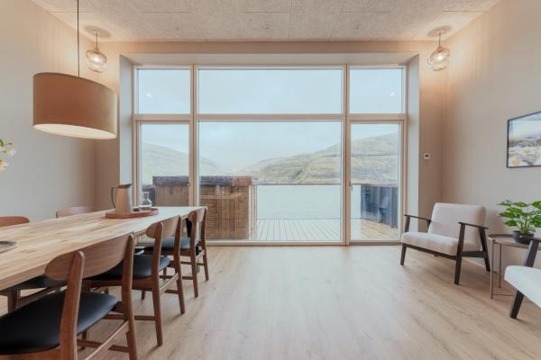 By The Sea - Boathouse With Hot Tub & Parking - Îles Féroé