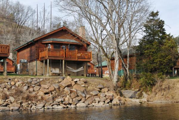 River Falls - Pigeon Forge, TN