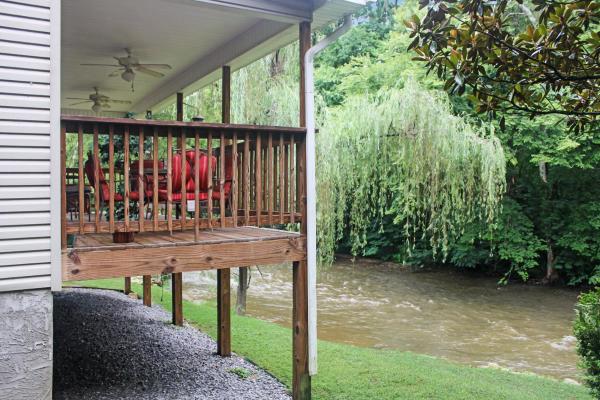 Henderson's Riverside #2 - Pigeon Forge, TN
