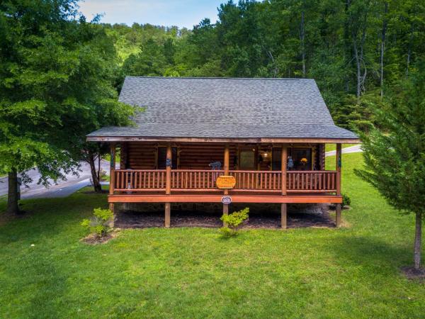 A Smoky Getaway - Sevierville, TN