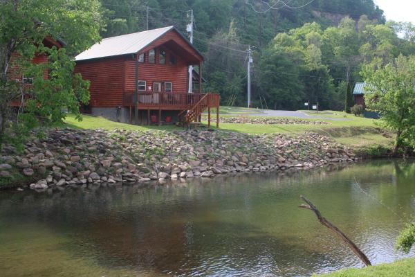 River Haven - Pigeon Forge, TN