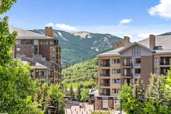 Perfectly Located 2 Minute Walk Lift Downtown Avon - Edwards, CO