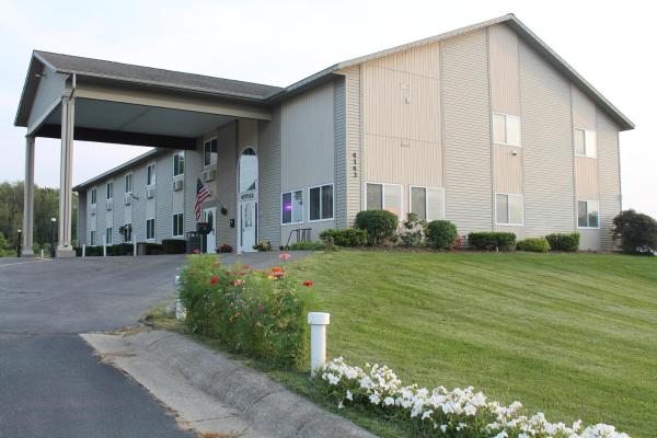 American Host Inn - Pentwater, MI