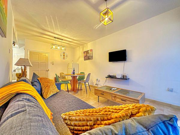 Sea And Lake Breeze 1br Apt - Larnaca