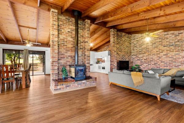 Hunter Valley Homes Pets Heated Pool - Singleton