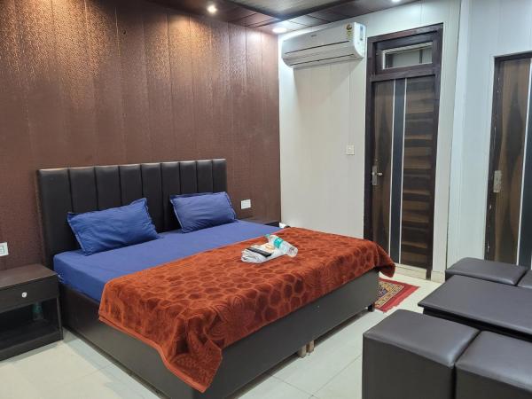 Hotel Paradise - On Higway Road - Ghaziabad