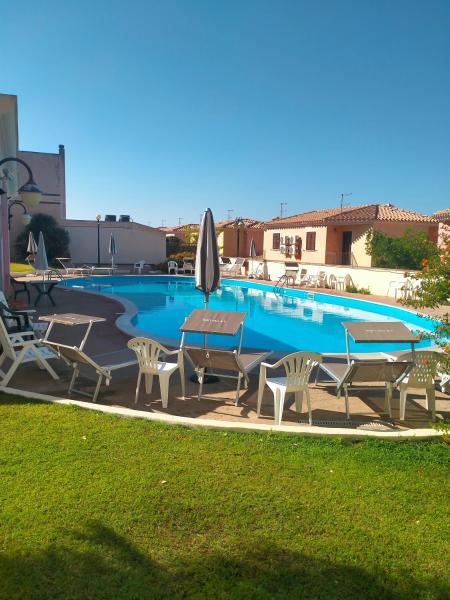 Villetta Soleil Con Piscina E Campo Da Tennis Condominiale - Villasimius