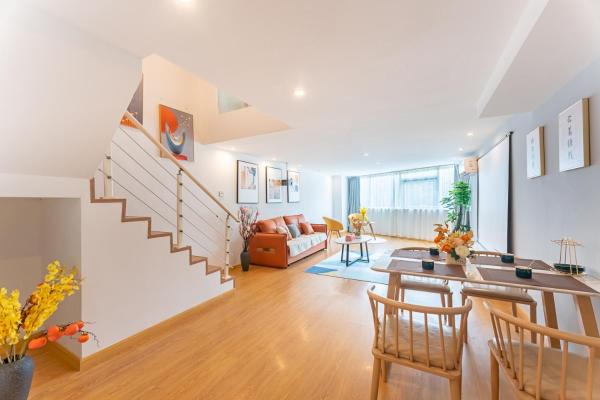 Shanghai Hills & Freshly Home Loft Retreat With 17&2 Line Access Near Necc - Aéroport de Shanghai Hongqiao (SHA)