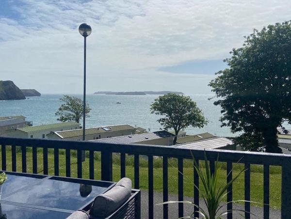 Lydstep Beach Village - 374 Bay View - Tenby