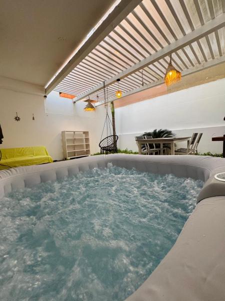 La Casa Azul - Jacuzzi Clima Netflix - - Sicilië