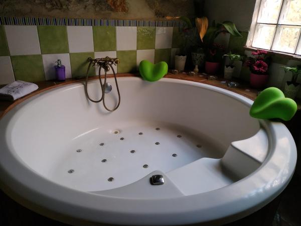 Casa Rustic Suites, Jacuzi & Love - Catí