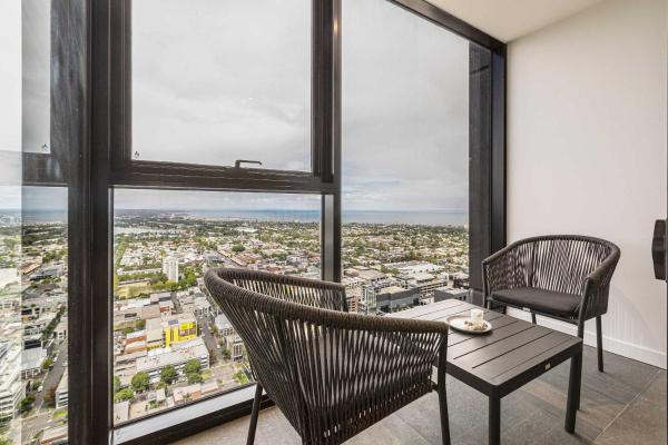 Incredible City Views From This 1-bedroom Apartment In Vibrant Southbank - St Kilda