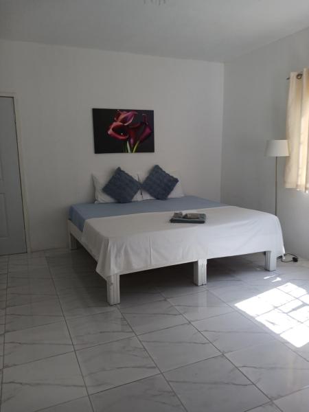 Hill View Rooms - Jamaica