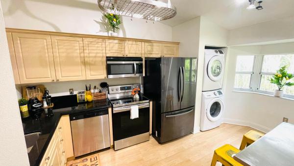 Luxurious Condo - West Palm Beach, FL