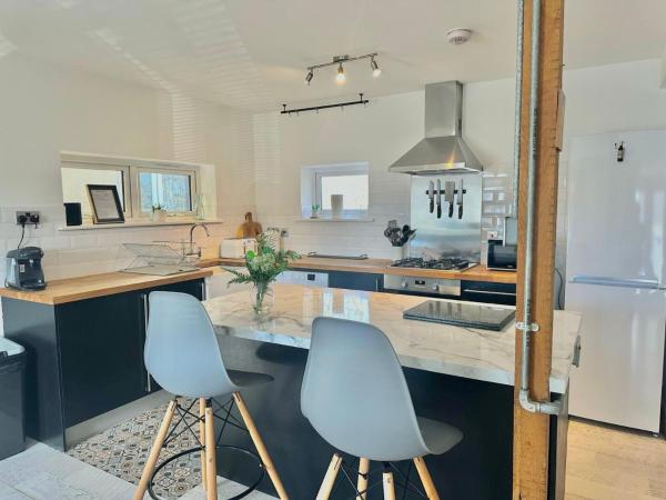 Pass The Keys Family Home Walking Distance To Beach Pet Friendly - Kidwelly