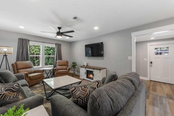 Coastal Casa -Charming 3 Bedroom House - Biloxi, MS