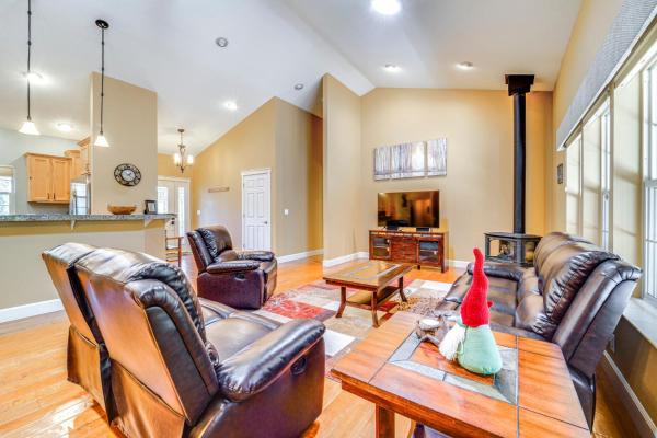 Hike And Explore Graeagle Getaway With Furnished Deck - Graeagle, CA