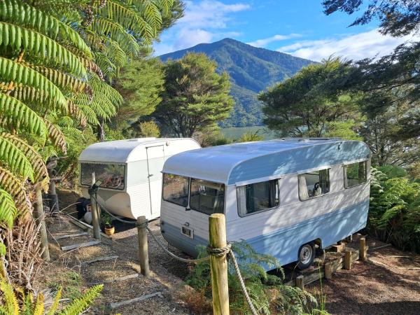 Vintage Caravans By The Sea - Abel Tasman National Park
