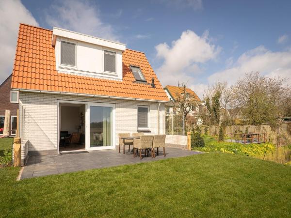 Great Farmhouse In De Cocksdorp With Garden - Texel