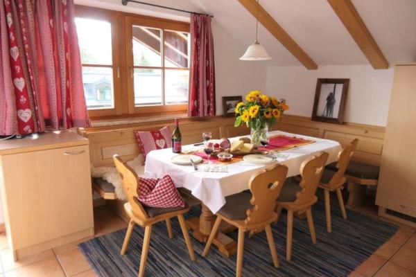 Ski In Out! Gemütliche Dachgeschosswohnung - Königsleiten
