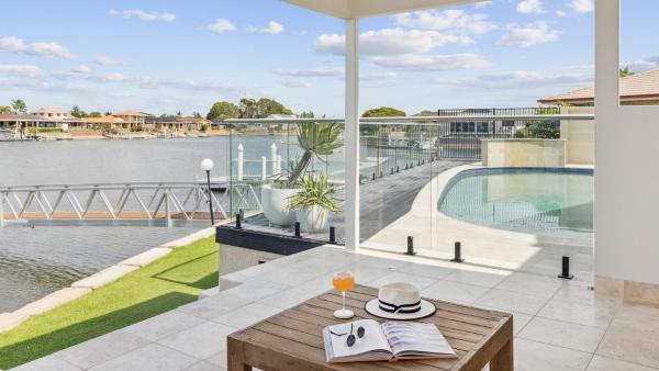 Tecoma 3 - Most Popular Waterfront With Private Pontoon - Holiday Yamba - Bundjalung National Park