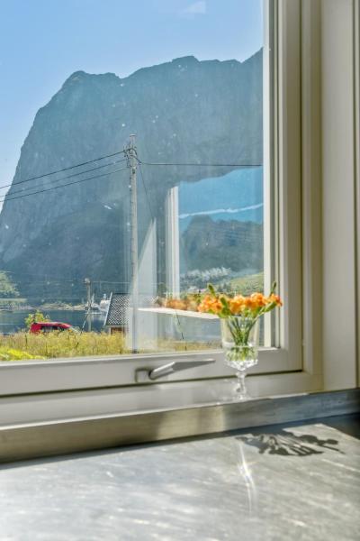 Valen House, Reine - Reine