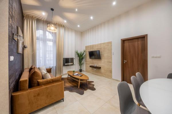 Luxe N' Charm Central Grand Suite By Prestige Homes - Budapest