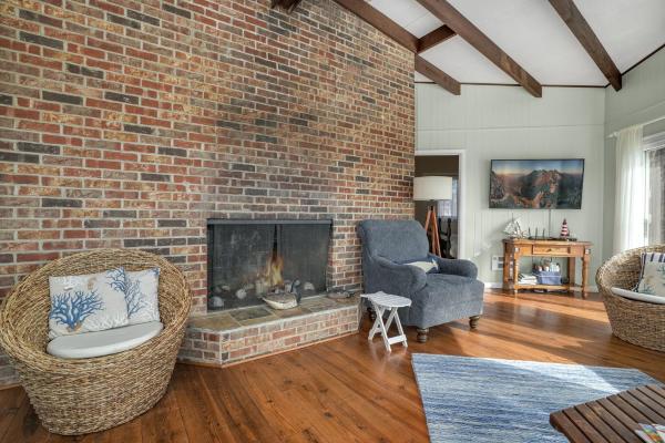 Conch Shell - Waterfront Villa With Wrap Around Deck! - Chincoteague, VA