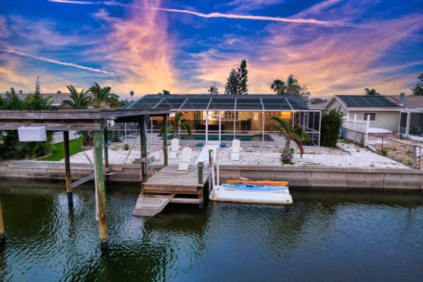 Private Dock Heated Pool Hot Tub Game Room Fun - Apollo Beach, FL