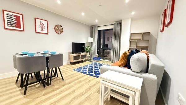 Bright And Spacious Apartment - 克利夫登