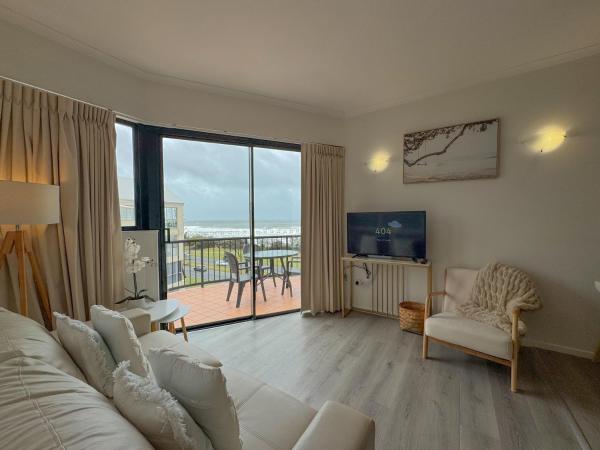 Ocean Views - Top Floor - Alexandra Headland