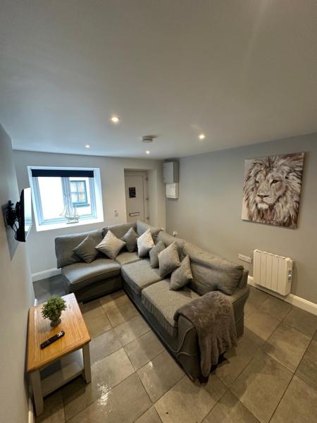 8 Eyre Square Lane - Galway