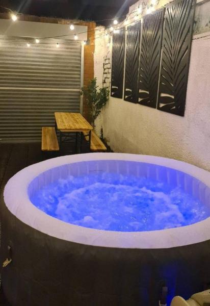 Unlimited Hottub,sauna,massage, Bbq,games,beach! Sleeps 8 - Sunderland