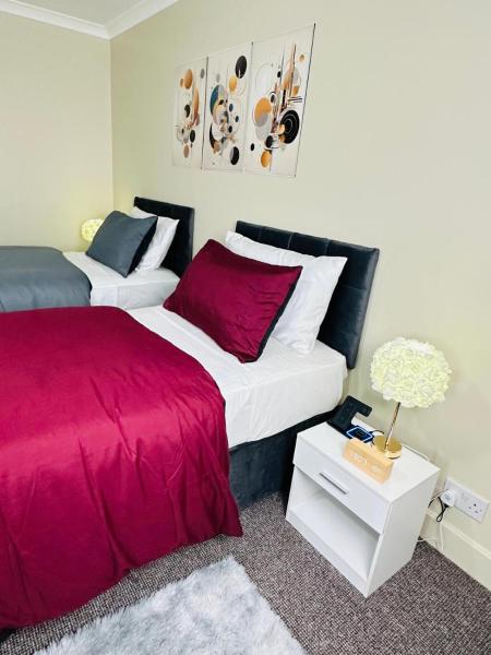 Private Room In A Well Appointed Centrally Located Apartment By The Sea - Southsea