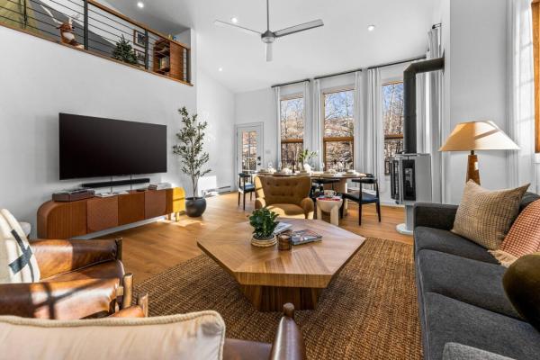 Luxe Loft Townhome Hot Tub - Edwards