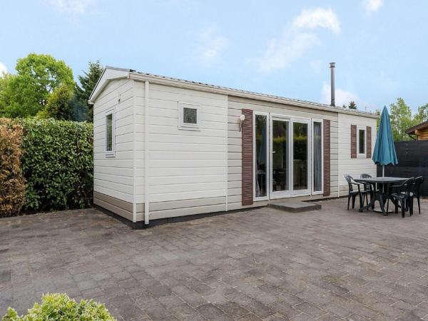 Charming Chalet With Large Terrace - Hoogstraten