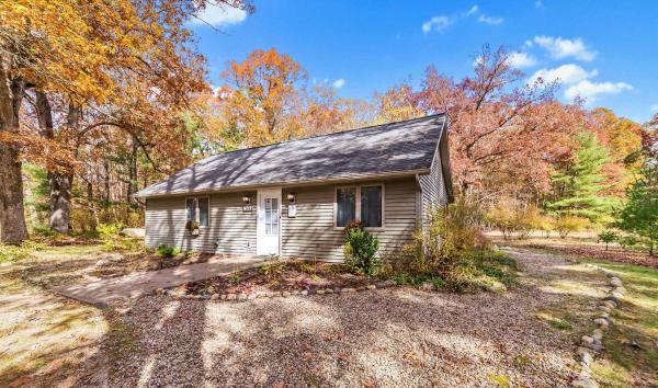 Dog-friendly Cozy Home With Hot Tub And Lake Access - Fennville, MI