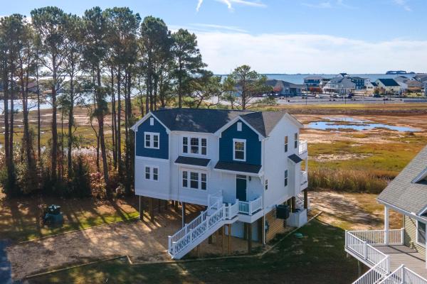 Robert's Retreat - Brand New Home W/ Gorgeous Water Views! - Chincoteague, VA