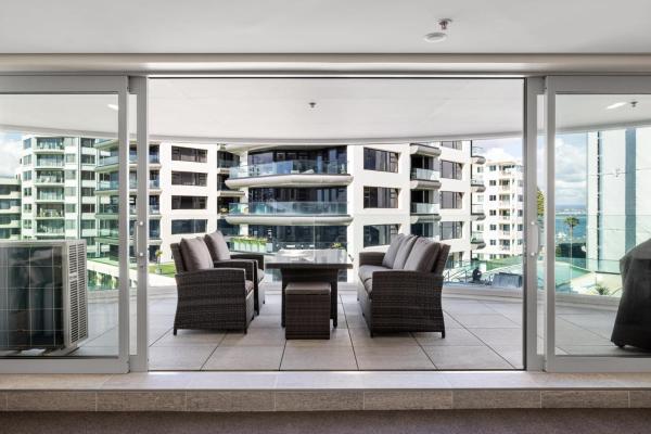 A Strand Of Paradise, Oceanside Views & Pool - Mount Maunganui
