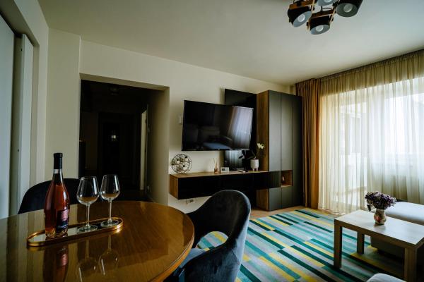 The Quark Modern Designed 2br Central Apartment - Craiova