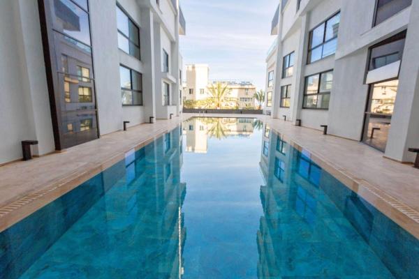 Cruise 2bed Apt In Central Kyrenia In Luxury Complex By Holidaykeys - Girne