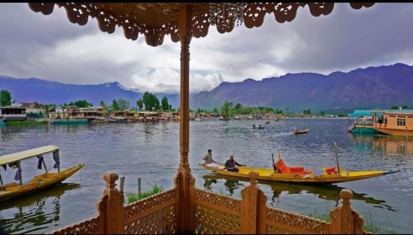 Mossess Retreat Group Of Houseboats - 斯里納加爾