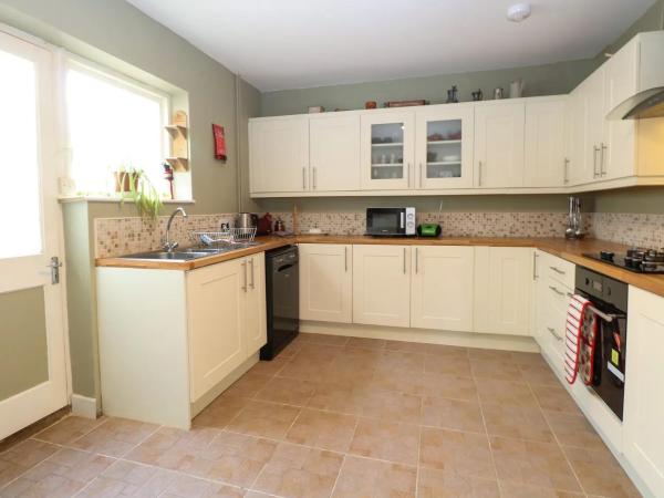 4 Trafalgar Square - 3 Bed House - Great Yarmouth - Great Yarmouth