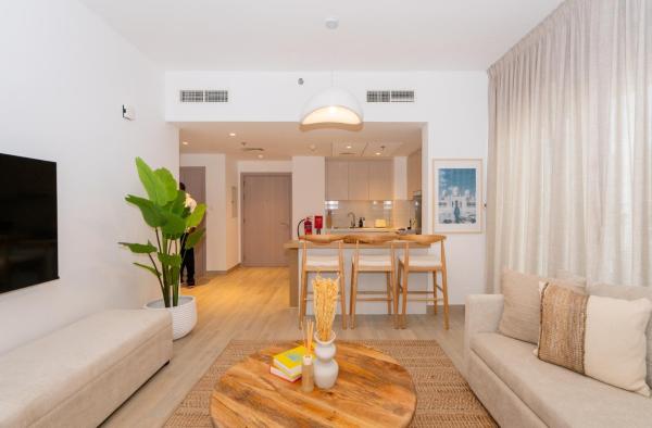 One Bedroom Apartment On Yas Island Near Yas Mall & Theme Parks - Abu Dhabi Airport (AUH)